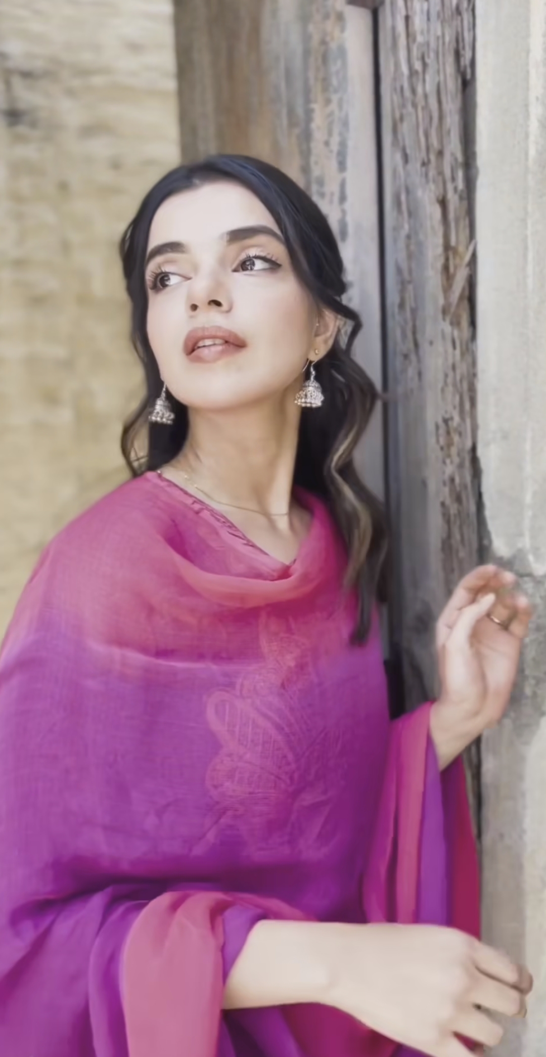 Srha Asghar New Adorable Family Pictures | Reviewit.pk