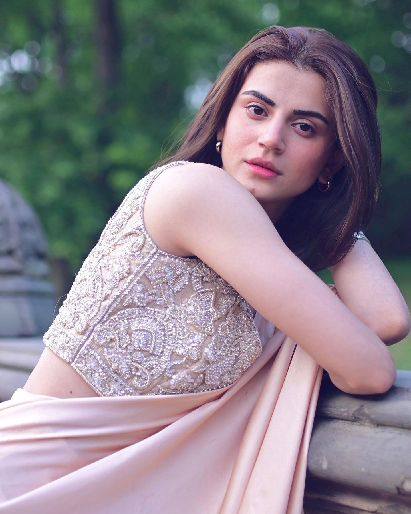 Zubab Rana's Latest Look Gets Backlash | Reviewit.pk