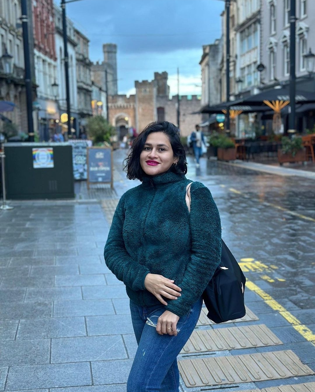 New Adorable Pictures of Ali Gul Pir With His Wife | Reviewit.pk