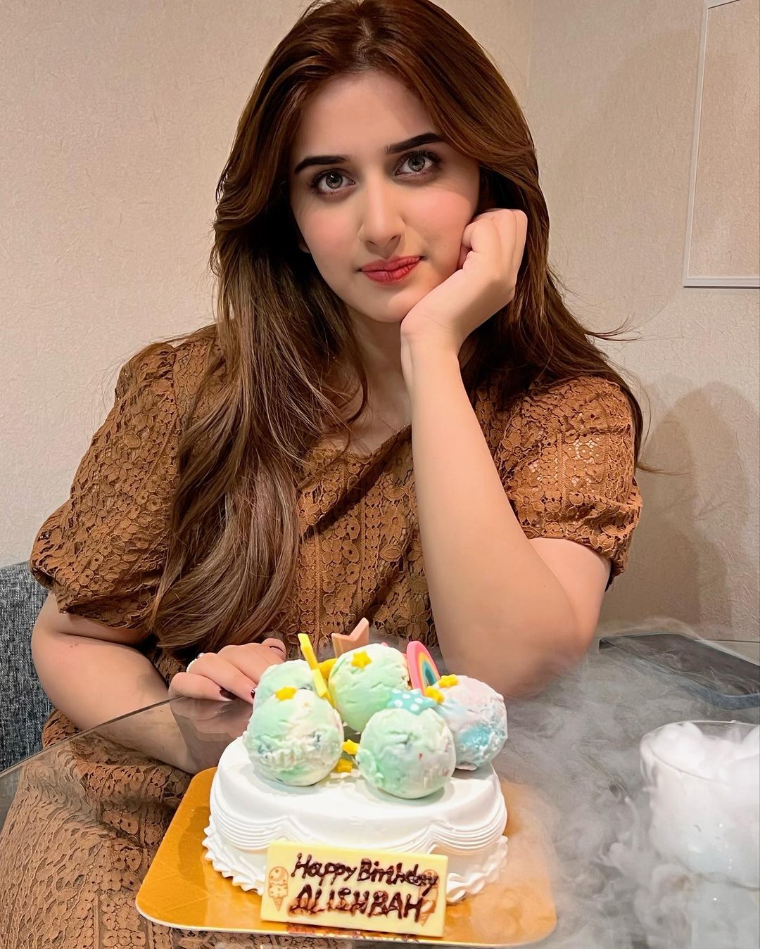Pictures from Alishba Anjum's Birthday & Travelling | Reviewit.pk