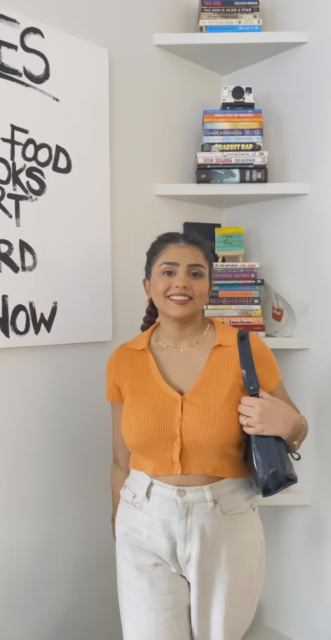 Adorable New Pictures of Gorgeous Anumta Qureshi | Reviewit.pk