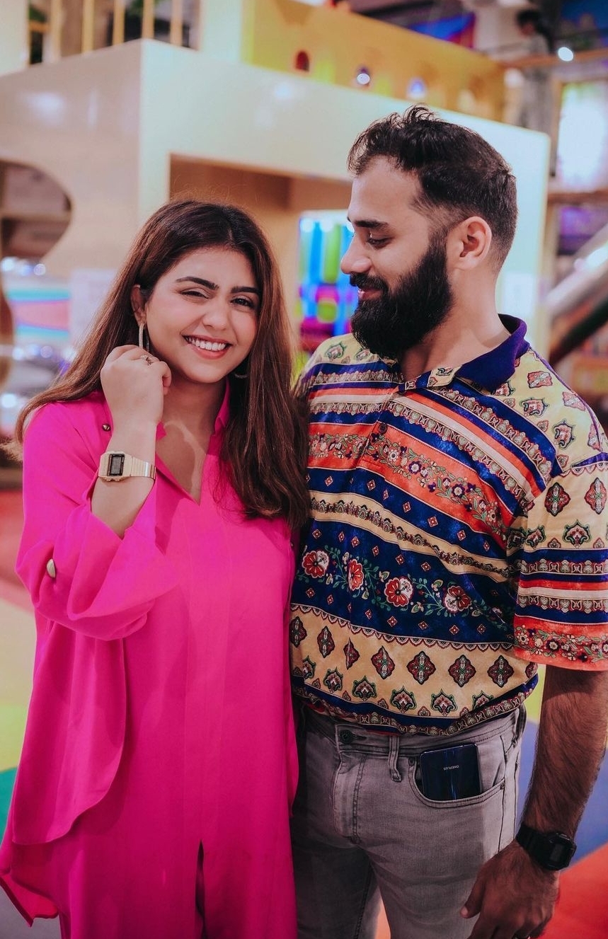 Adorable New Pictures of Gorgeous Anumta Qureshi | Reviewit.pk