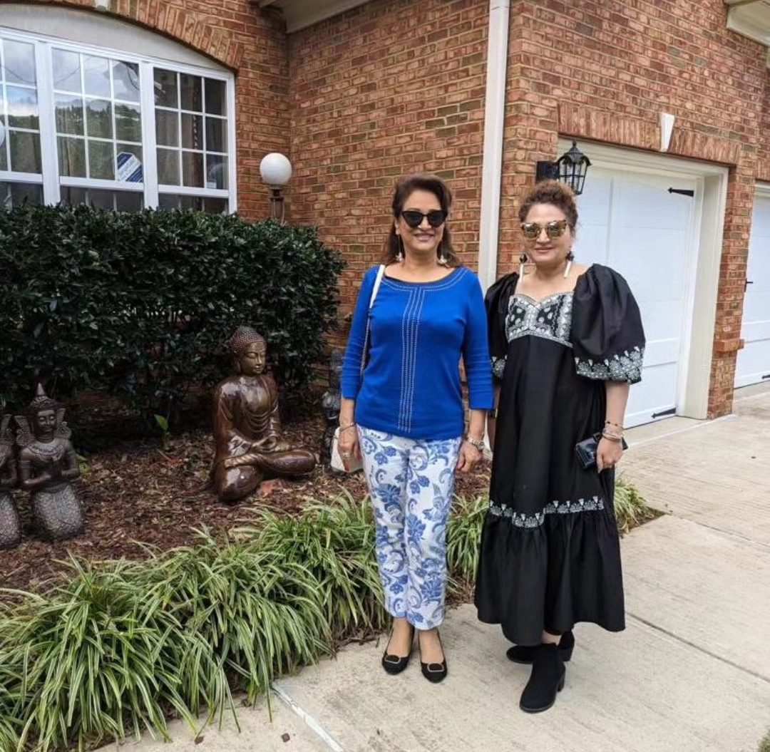 Bushra Ansari New Family Pictures From Canada & USA | Reviewit.pk