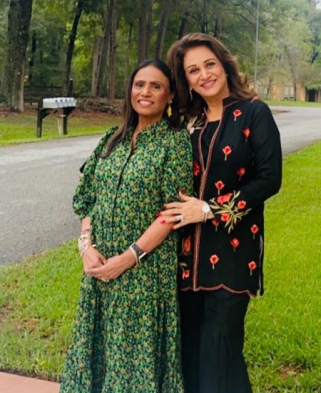 Bushra Ansari New Family Pictures From Canada & USA | Reviewit.pk