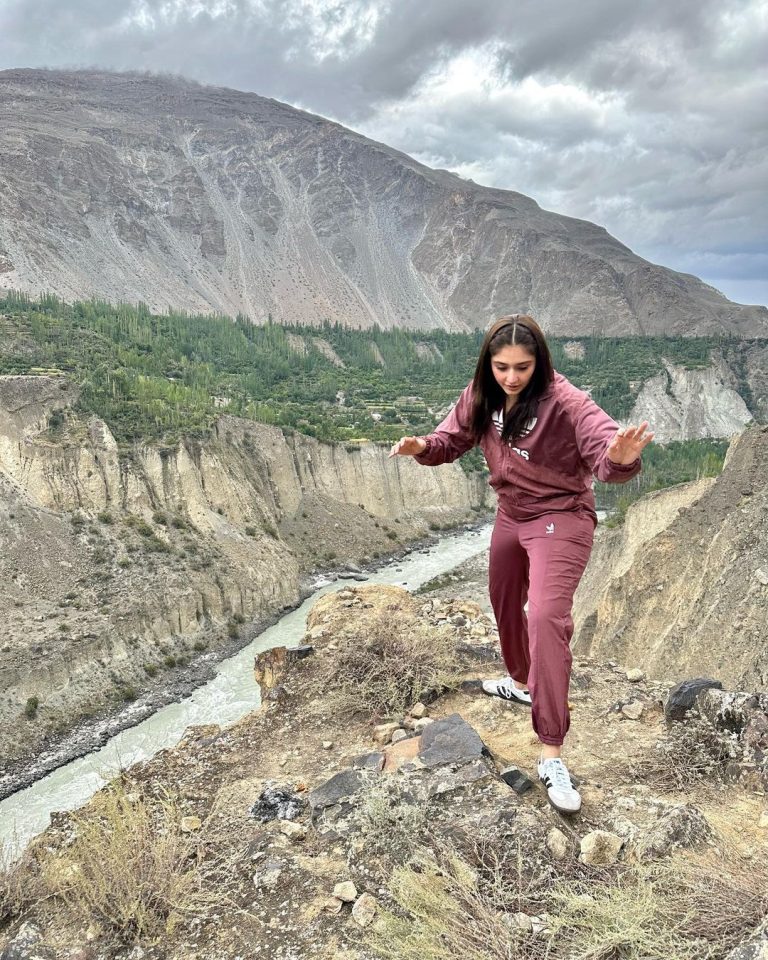 Ishq Murshid Cast In Real Life | Reviewit.pk