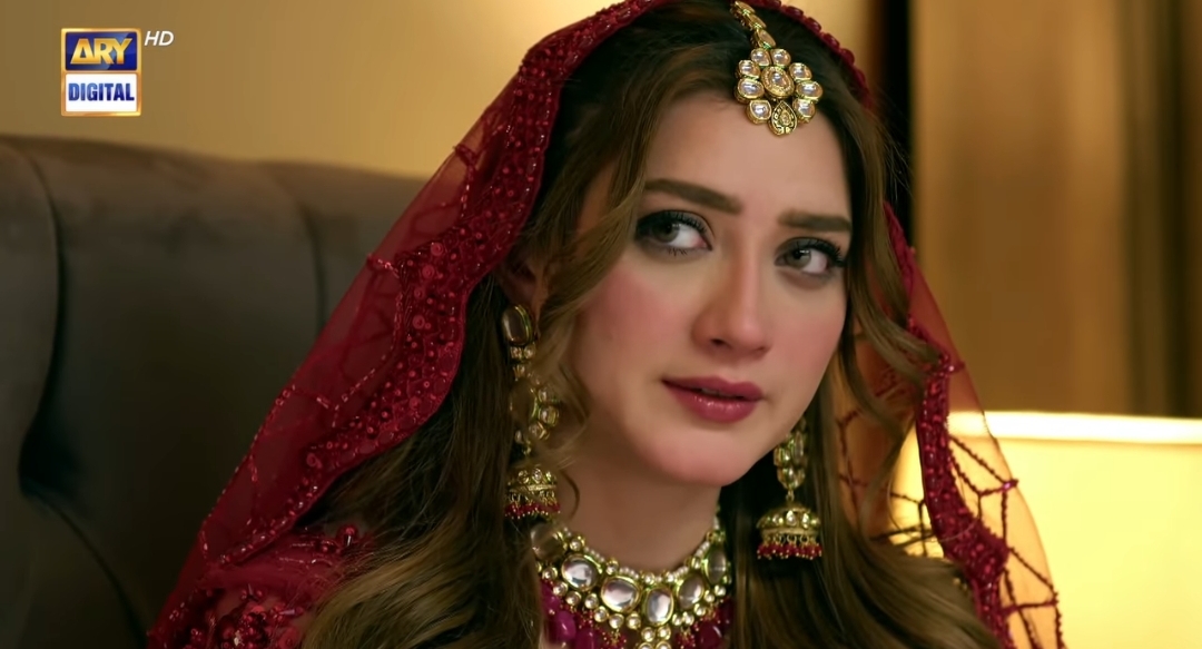 Falak's Character From Ehsaan Faramosh Gets Heavy Public Criticism ...