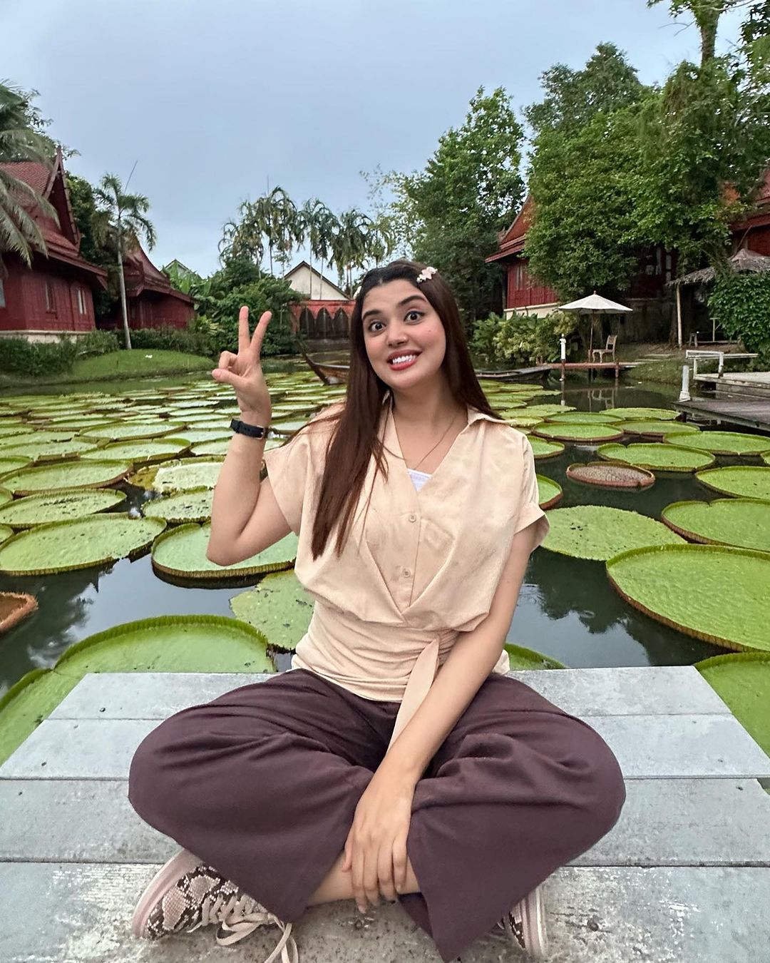 Kanwal & Zulqarnain Share New Stunning Pictures From Thailand | Reviewit.pk
