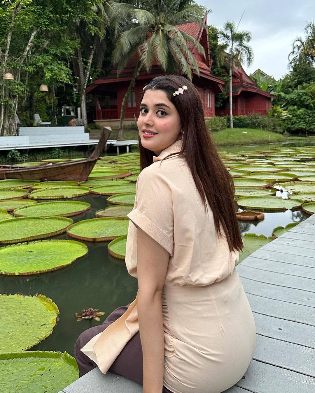 Kanwal & Zulqarnain Share New Stunning Pictures From Thailand | Reviewit.pk
