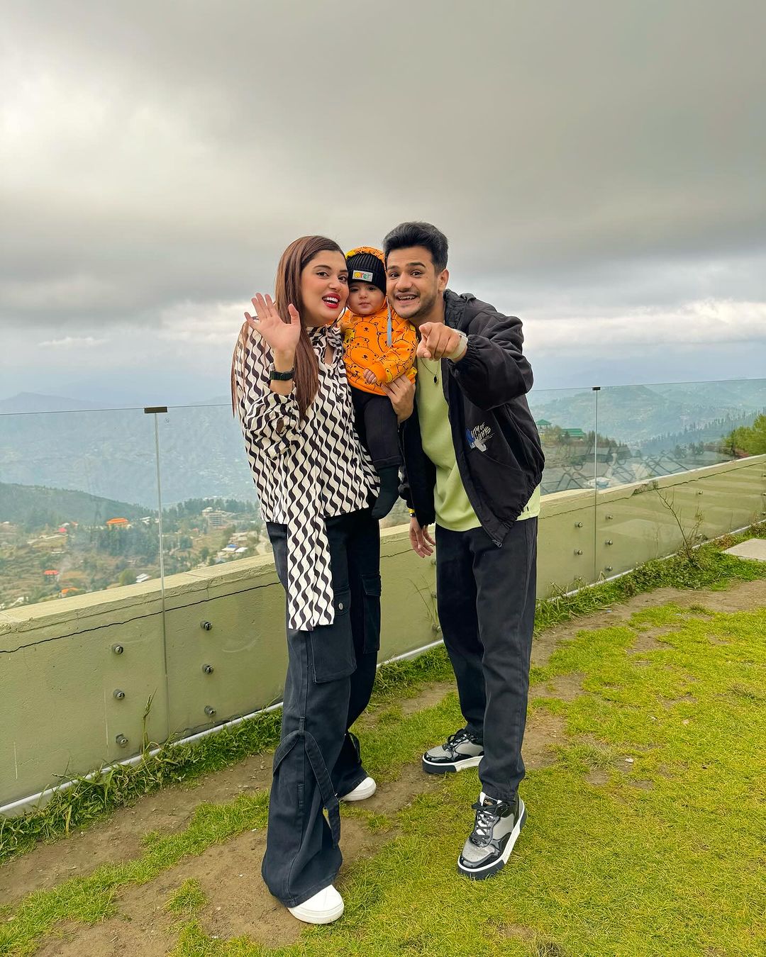 Kanwal & Zulqarnain's Day Out At Malam Jabba Ski Resort | Reviewit.pk