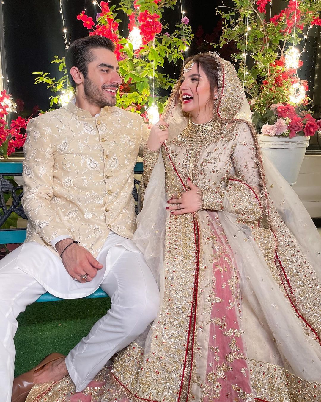 Muhabbat Gumshuda Meri Beautiful BTS Pictures | Reviewit.pk