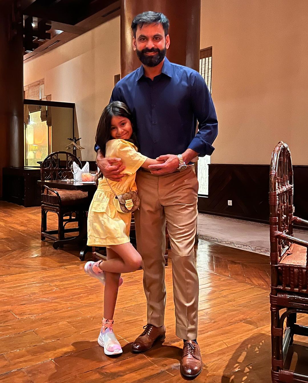 Mohammad Hafeez Celebrates His Cute Daughter's Birthday | Reviewit.pk
