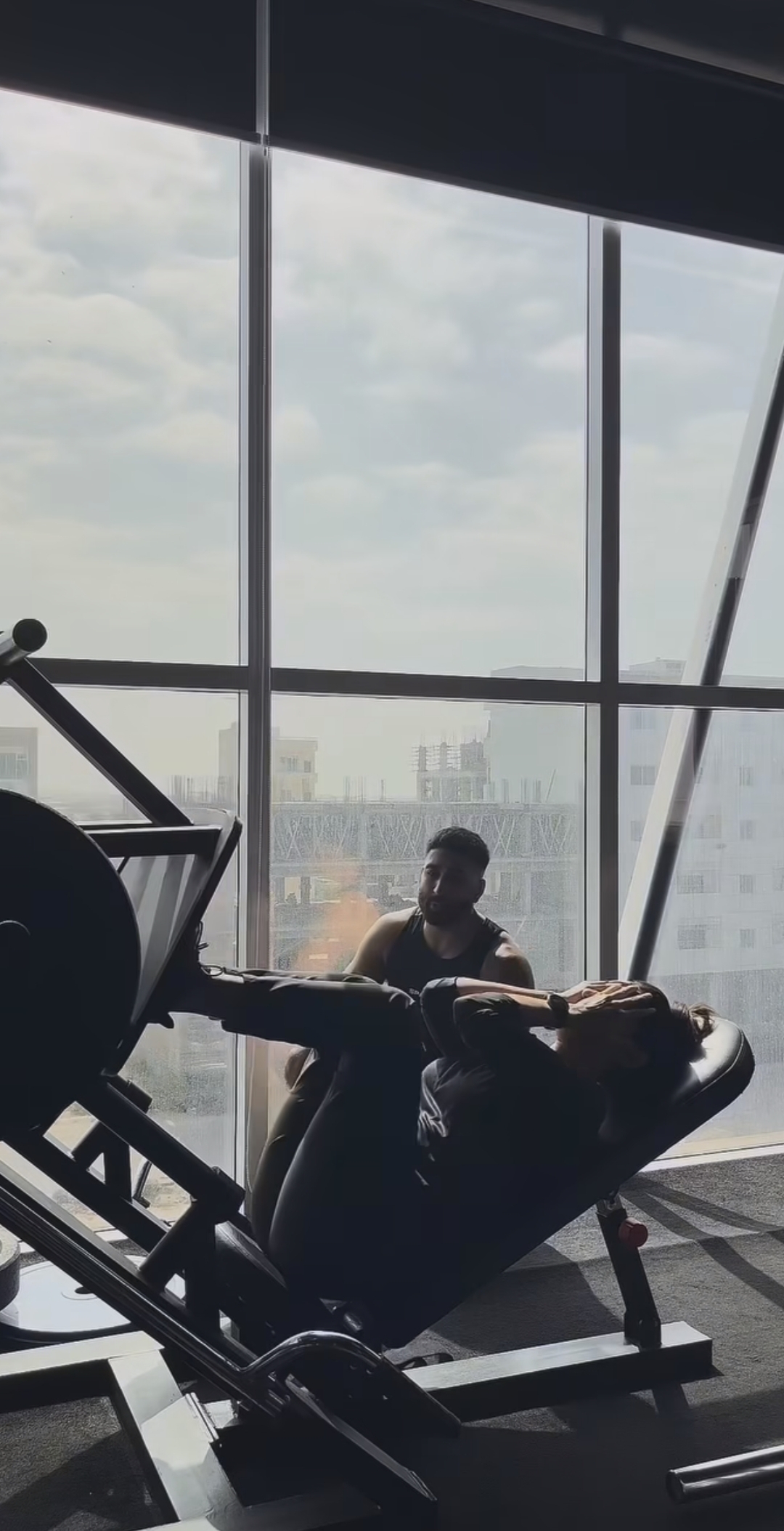 Navin Waqar's Gym Pictures & Instagram Reels | Reviewit.pk