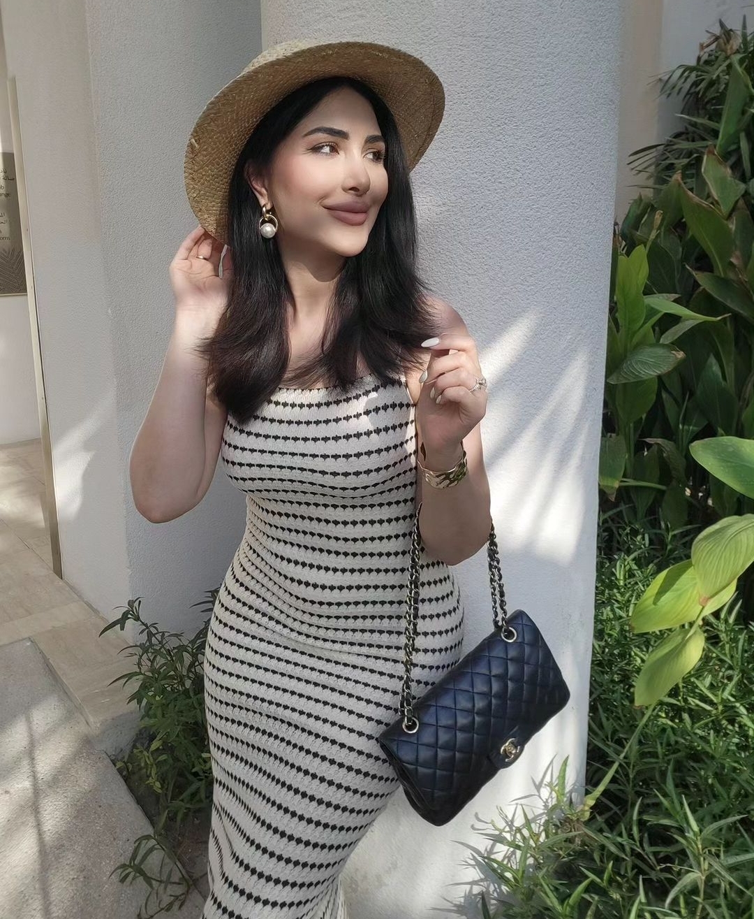 Stunning Sabeeka Imam's New Clicks In Western Attire | Reviewit.pk
