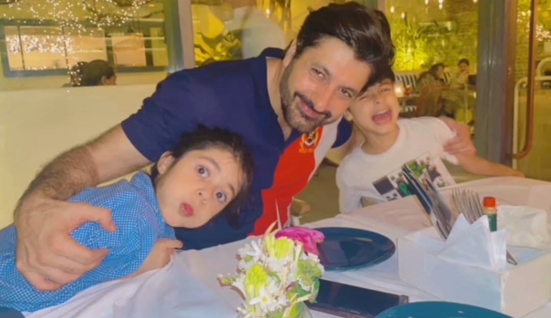 Actor Syed Jibran Birthday Celebration With Family | Reviewit.pk