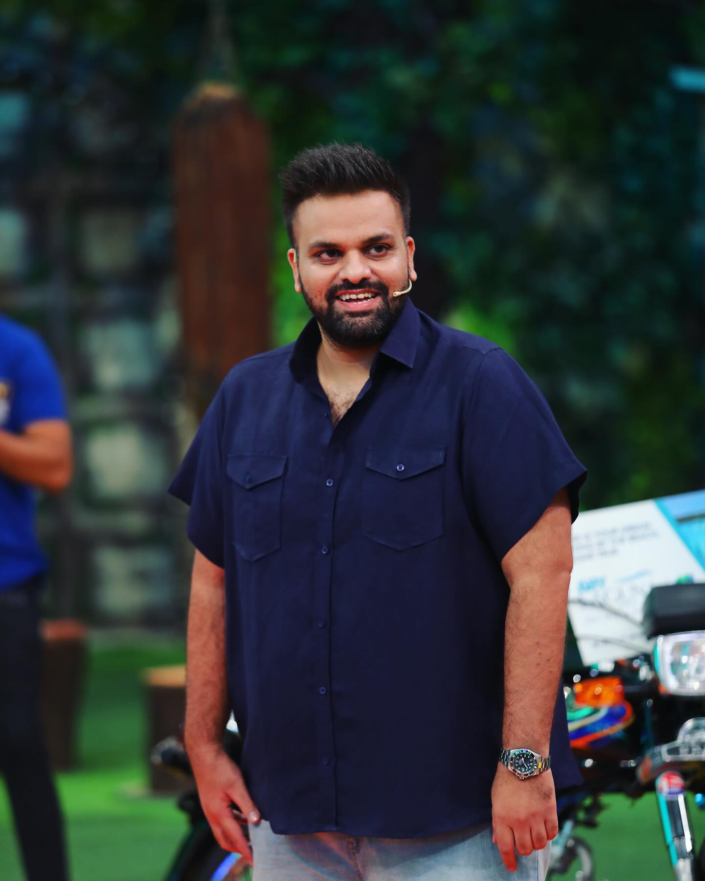 Aadi Adeel Calls Out Benefits Of Elitism | Reviewit.pk