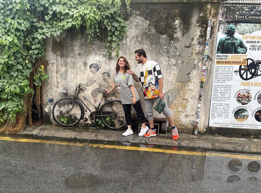 Hiba Bukhari's New Adorable Pictures With Husband | Reviewit.pk