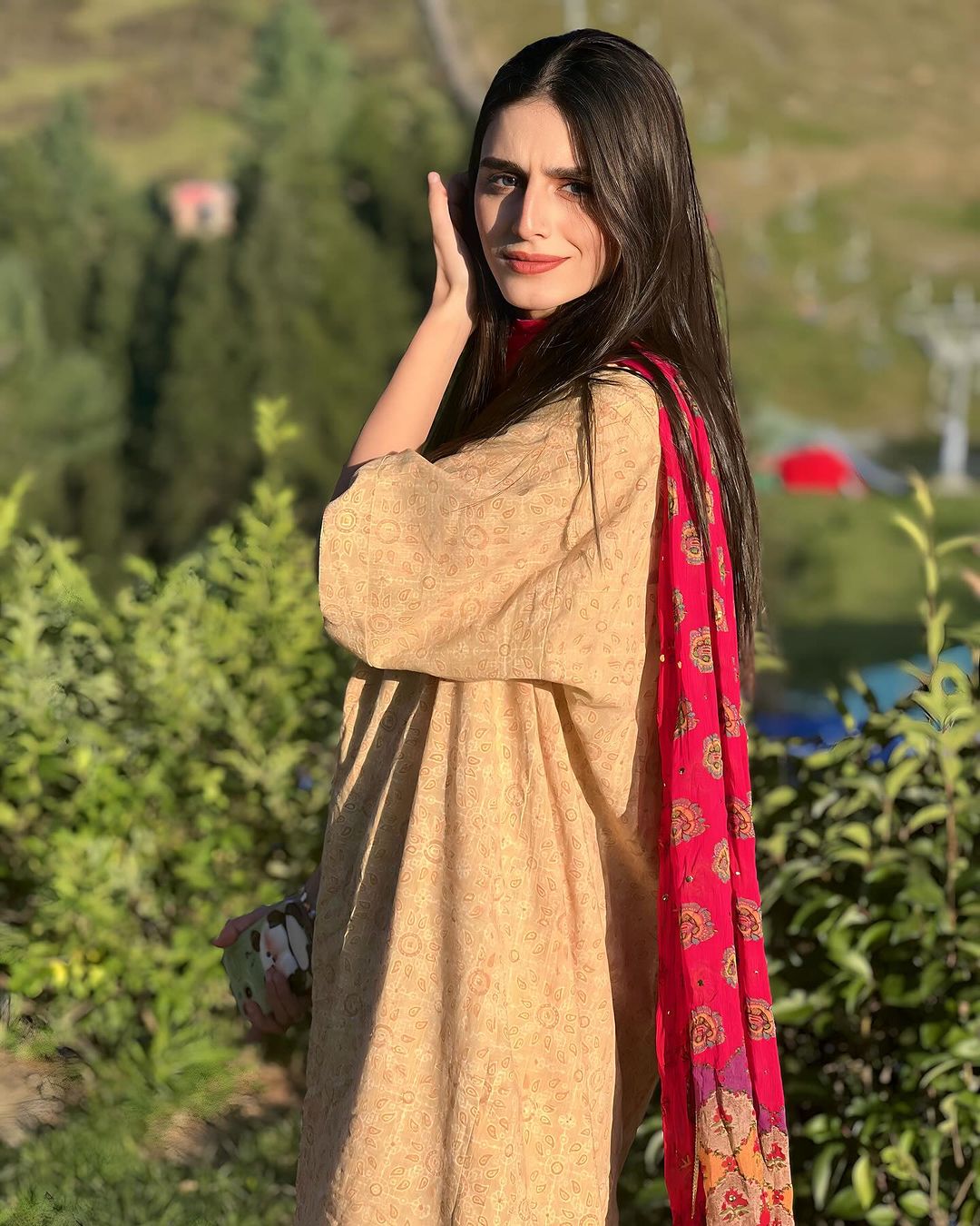 Maaz Safder's Adorable New Family Pictures | Reviewit.pk