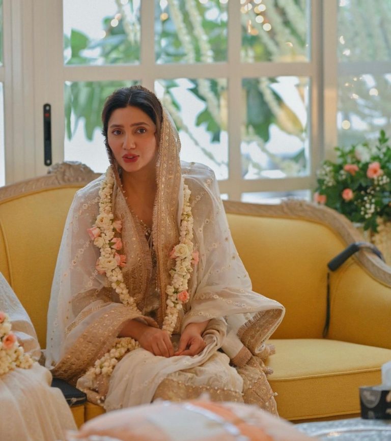 Mahira Khan Qawali Night Event Pictures & Video | Reviewit.pk