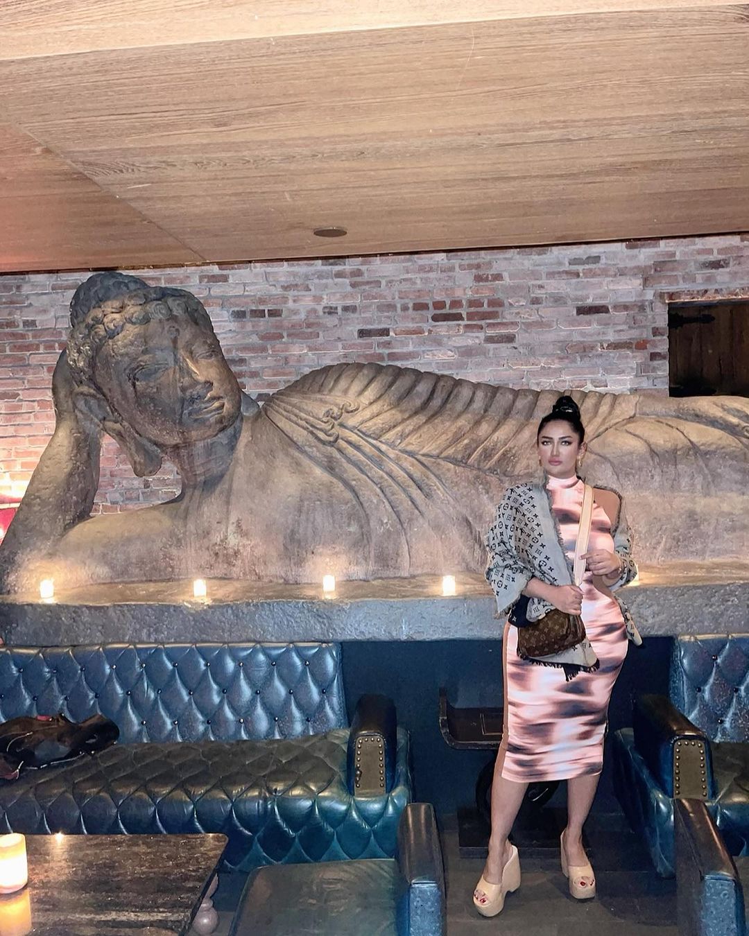 Mathira Puts A Stylish Foot Forward In NYC | Reviewit.pk