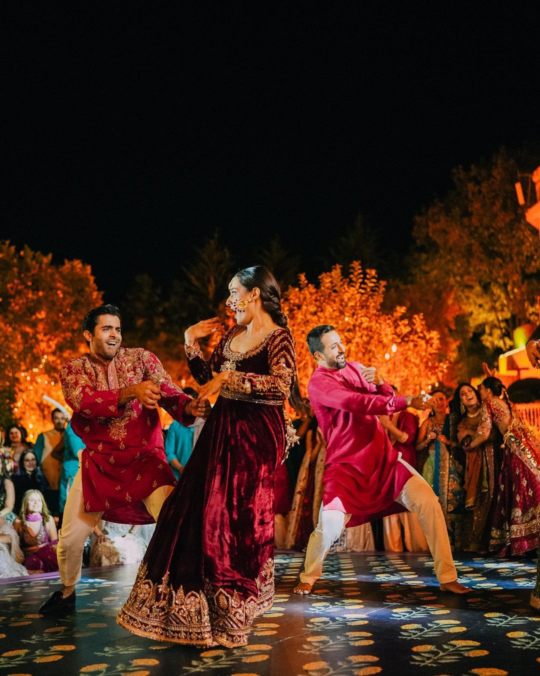 Momal Sheikh's Wholesome Pictures From Mahira Khan Wedding | Reviewit.pk