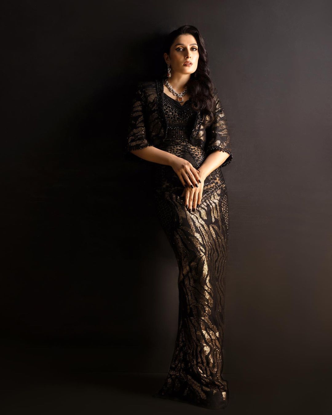 Lux Style Awards 2023 Inspired By Mubashira Jaffar | Reviewit.pk