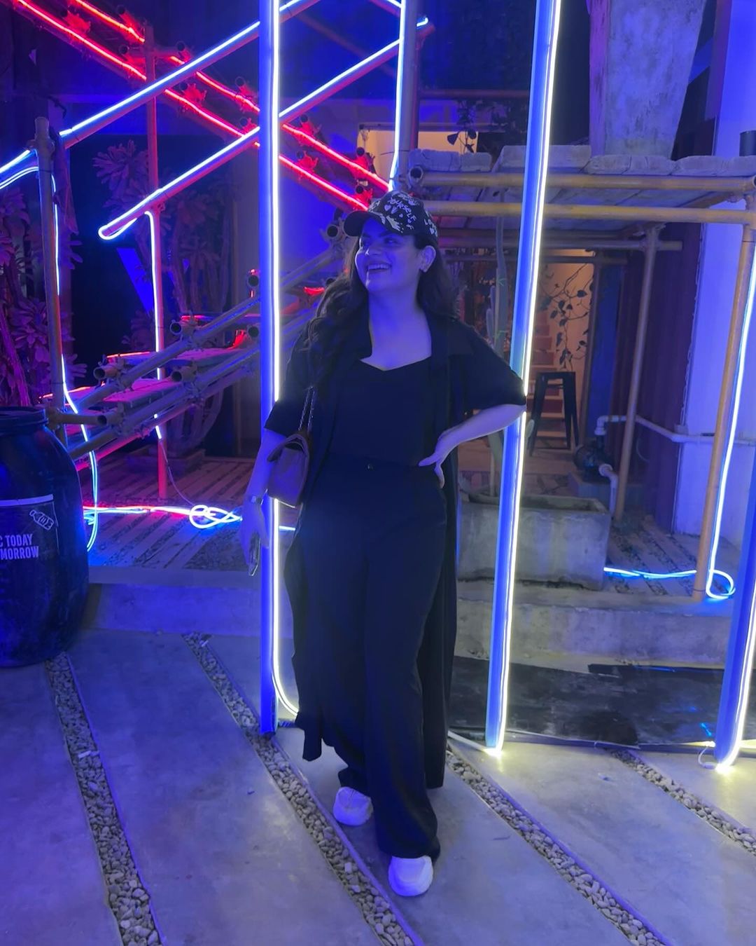 Qudsia Ali's Clicks From Dubai Post Amazing Transformation | Reviewit.pk