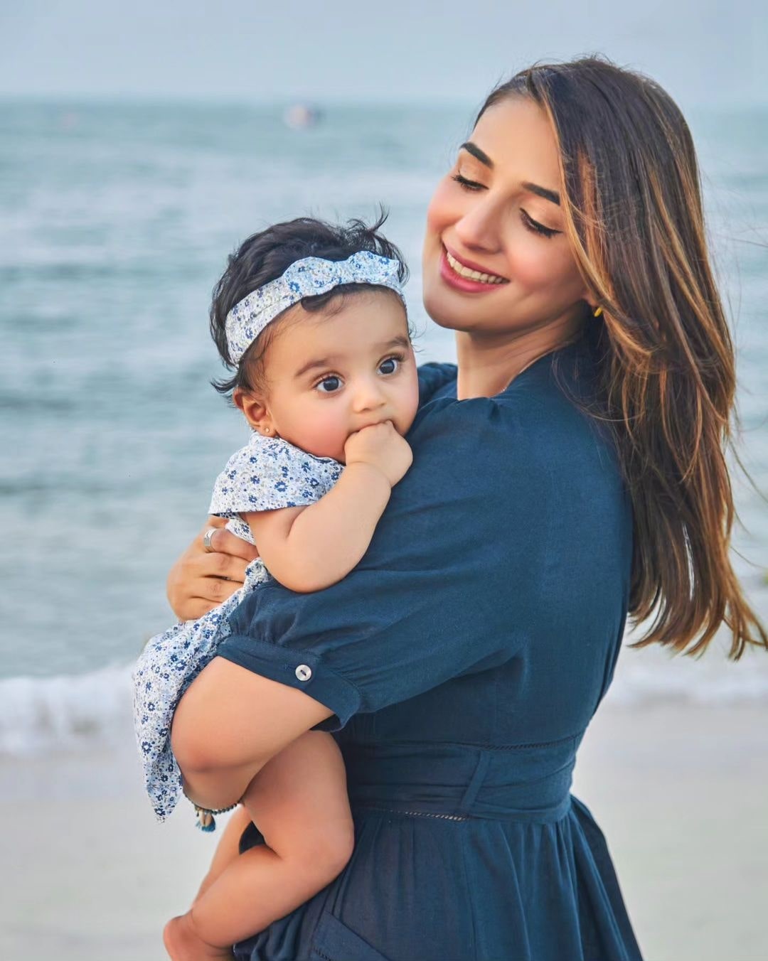 Rabab Hashim Celebrates Six Months Of Her Daughter | Reviewit.pk