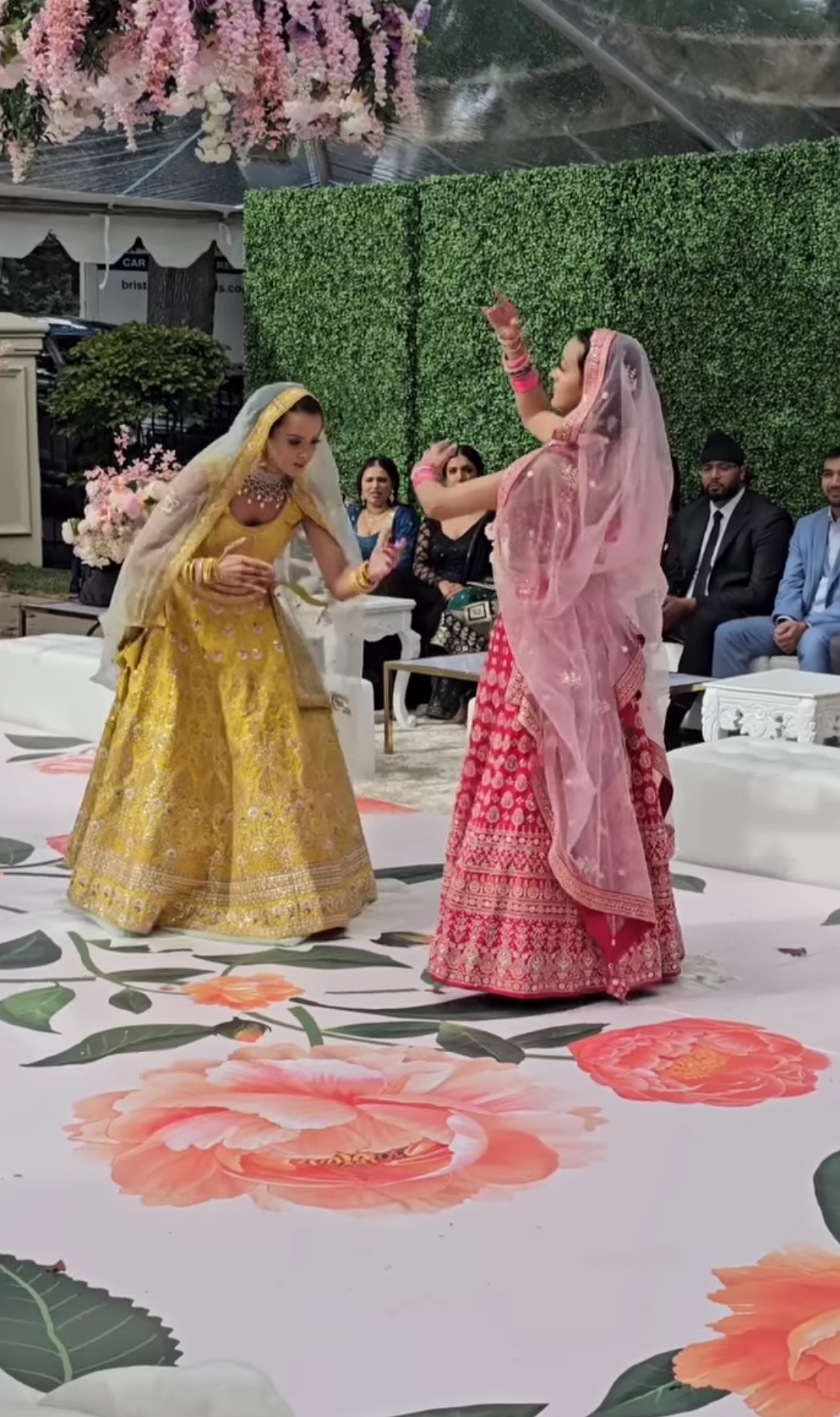 Robotic Dance From an Engagement Goes Viral | Reviewit.pk