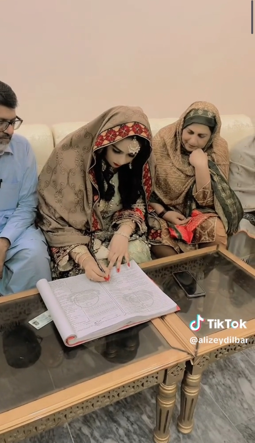 YouTuber Aliza Sehar Nikkah Pictures & Videos | Reviewit.pk