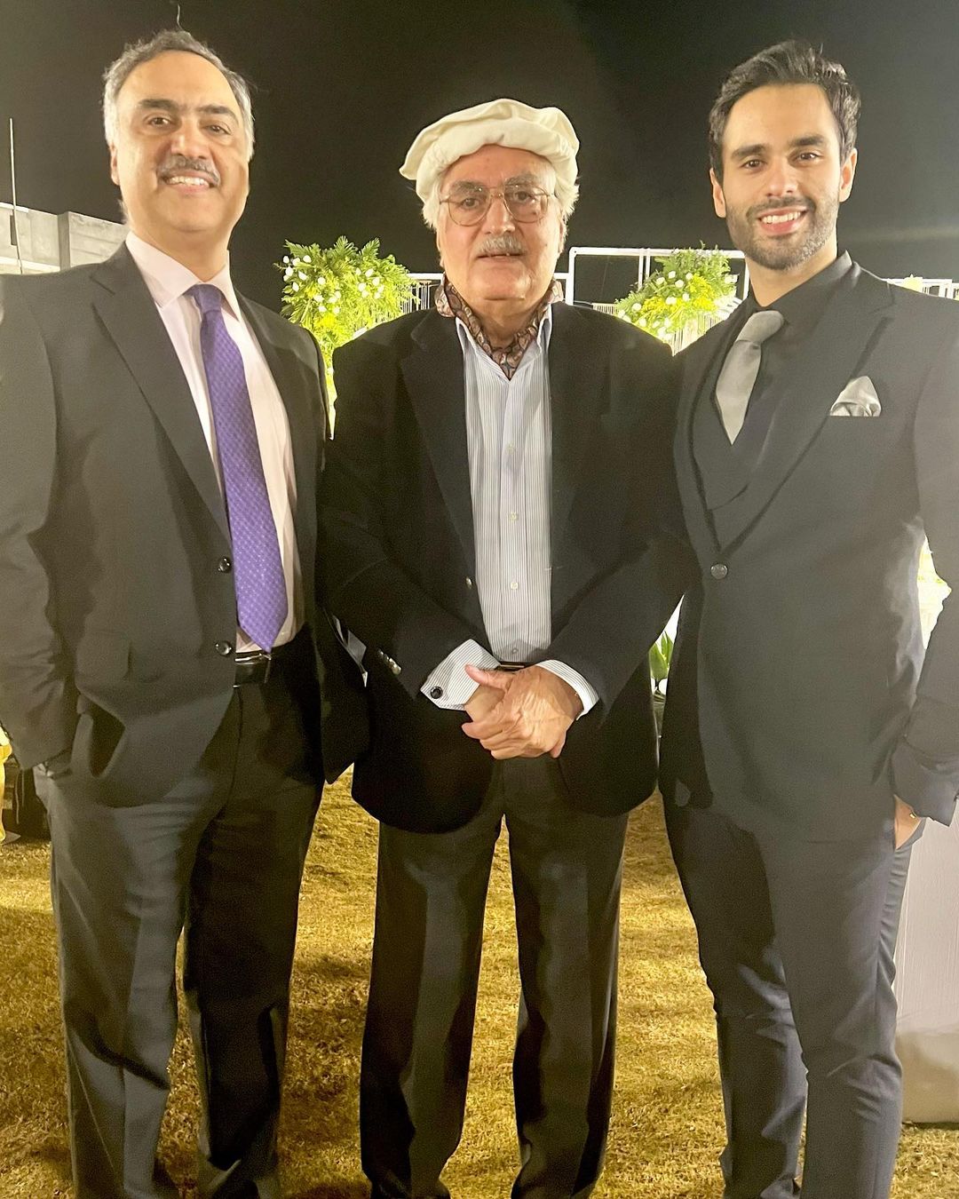 Ameer Gilani Shares Family Pictures From A Wedding | Reviewit.pk