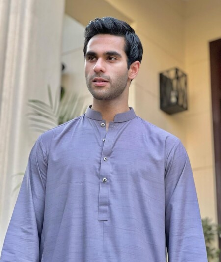 Ameer Gilani Shares Family Pictures From A Wedding | Reviewit.pk