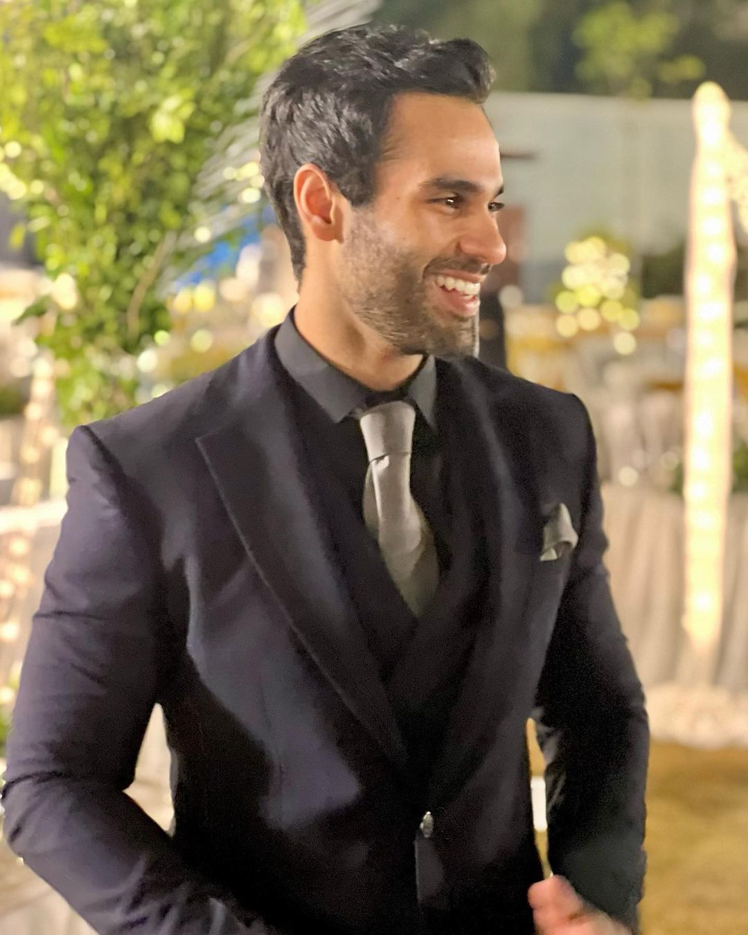 Ameer Gilani Shares Family Pictures From A Wedding | Reviewit.pk