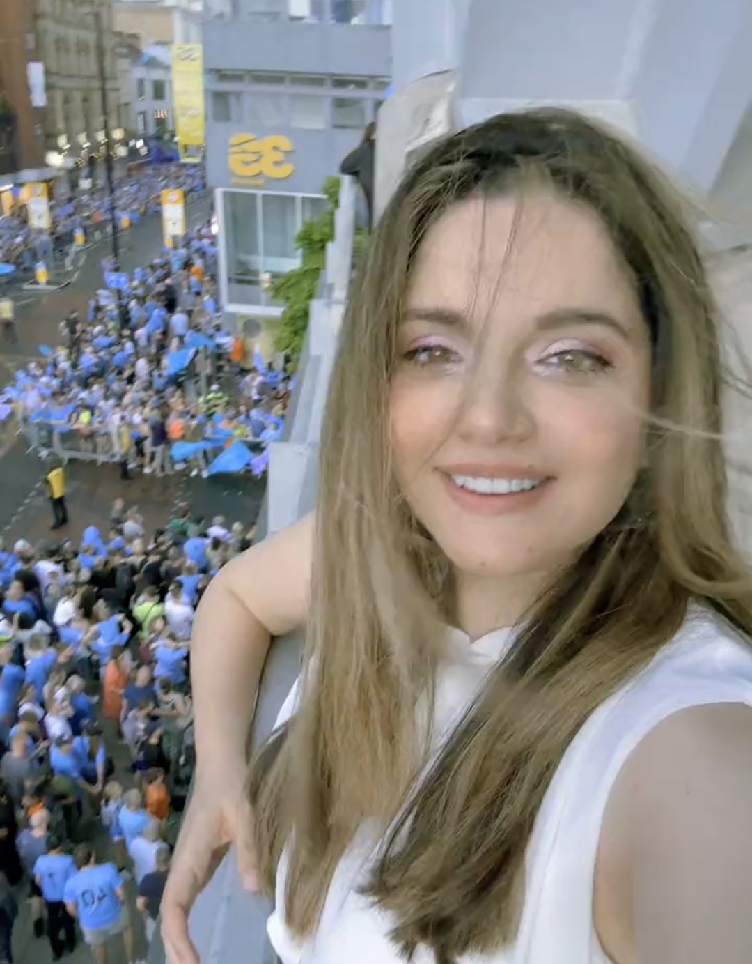 Armeena Rana Khan New Family Pictures | Reviewit.pk