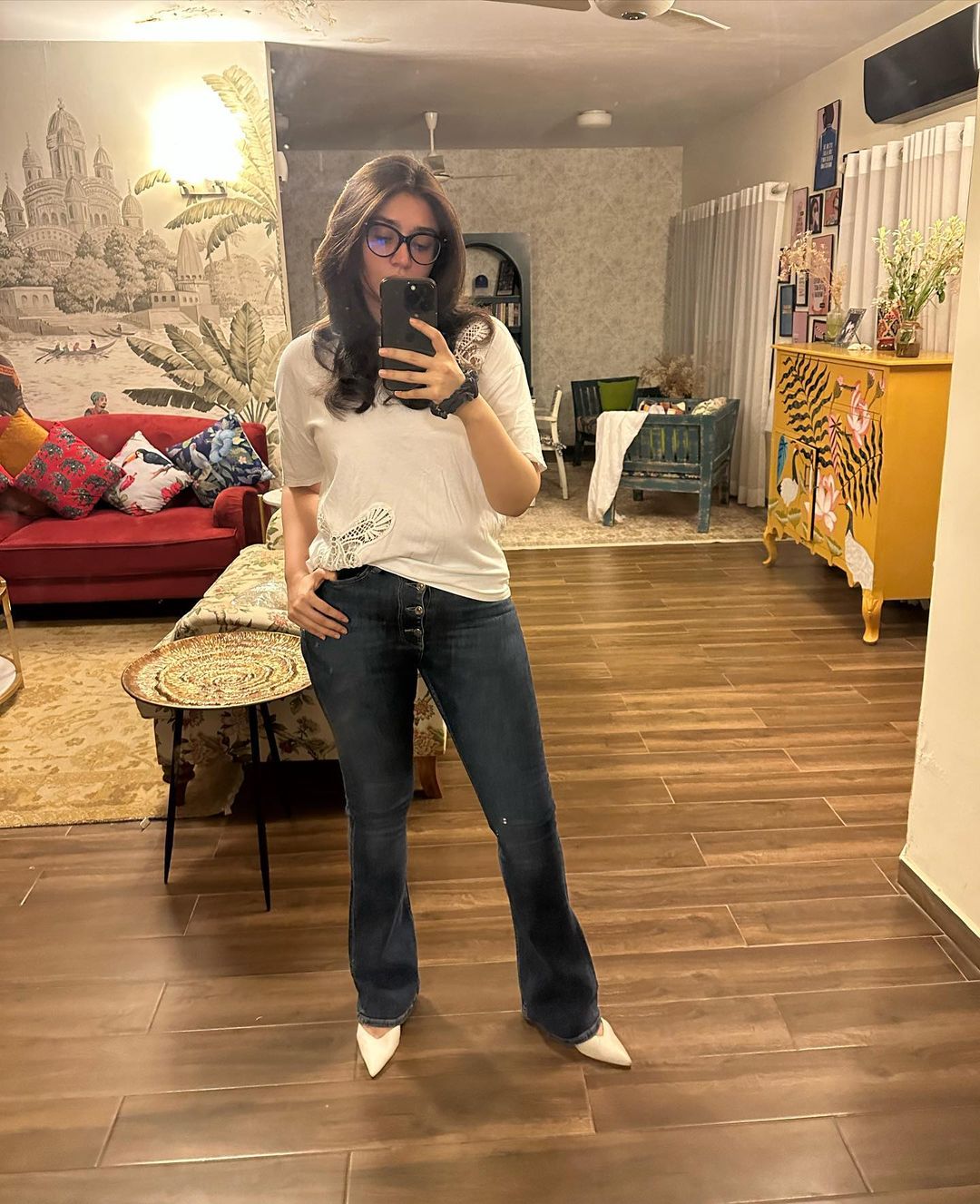 Gorgeous Durefishan Saleem Shares Adorable Photos