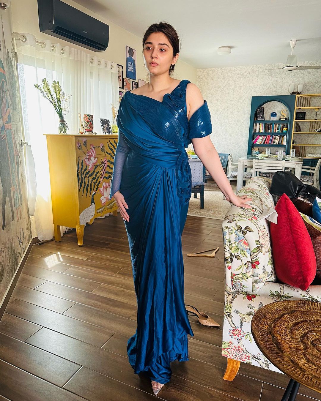 Gorgeous Durefishan Saleem Shares Adorable Photos