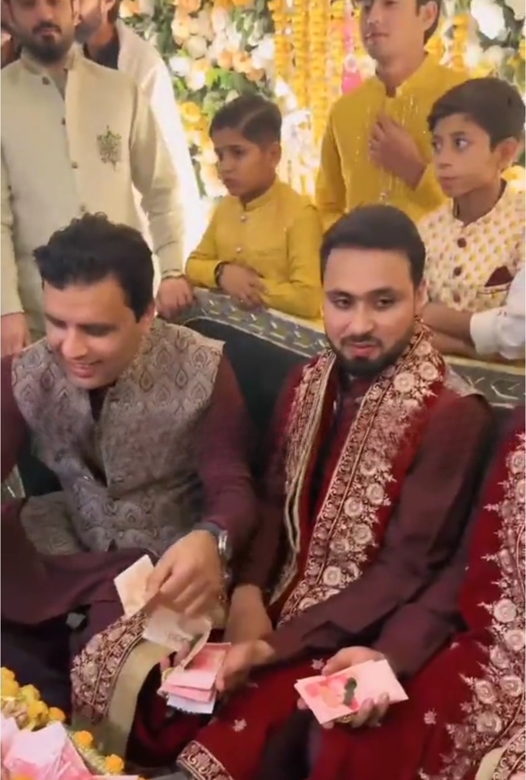 Cricketer Faheem Ashraf Mehndi Event Pictures & Videos | Reviewit.pk