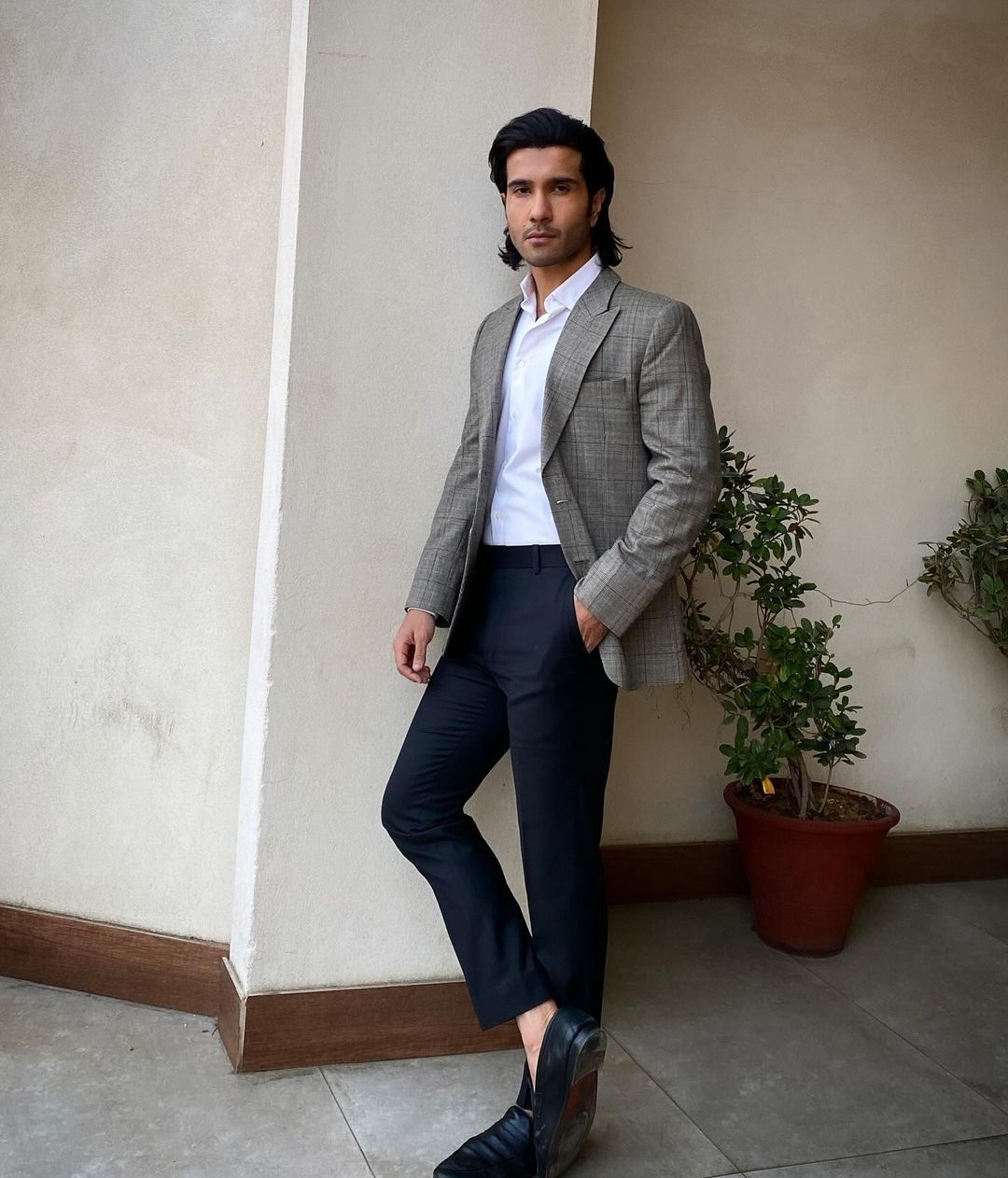 Feroze Khan Thanks Fans For Drama Serial Khumar Response | Reviewit.pk
