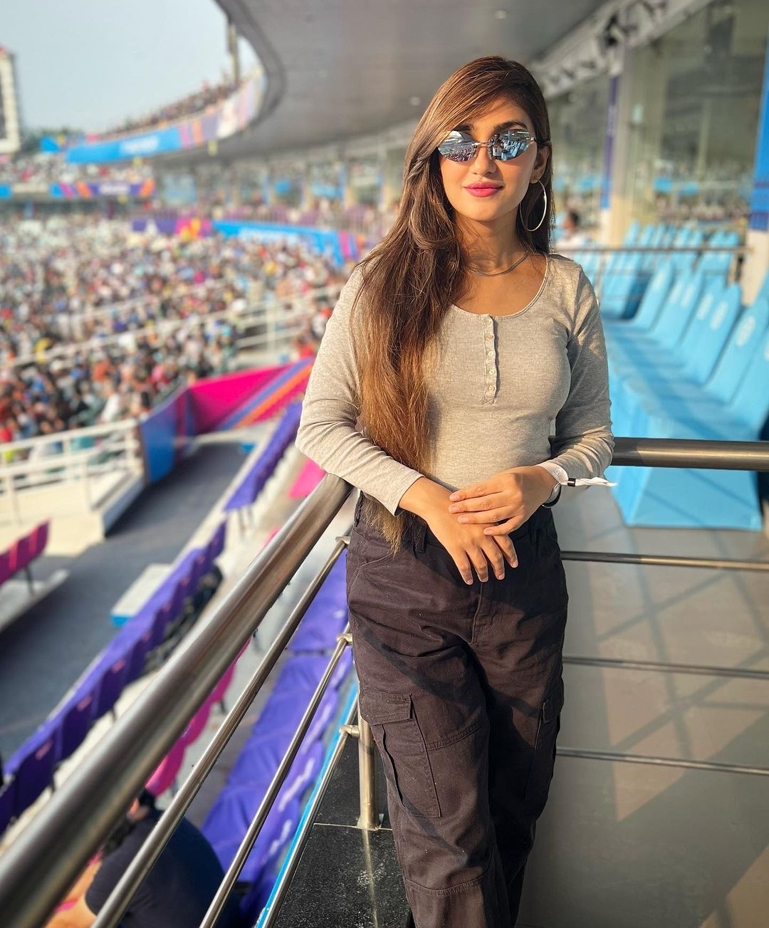 Hassan Ali Wife New Pictures From India | Reviewit.pk