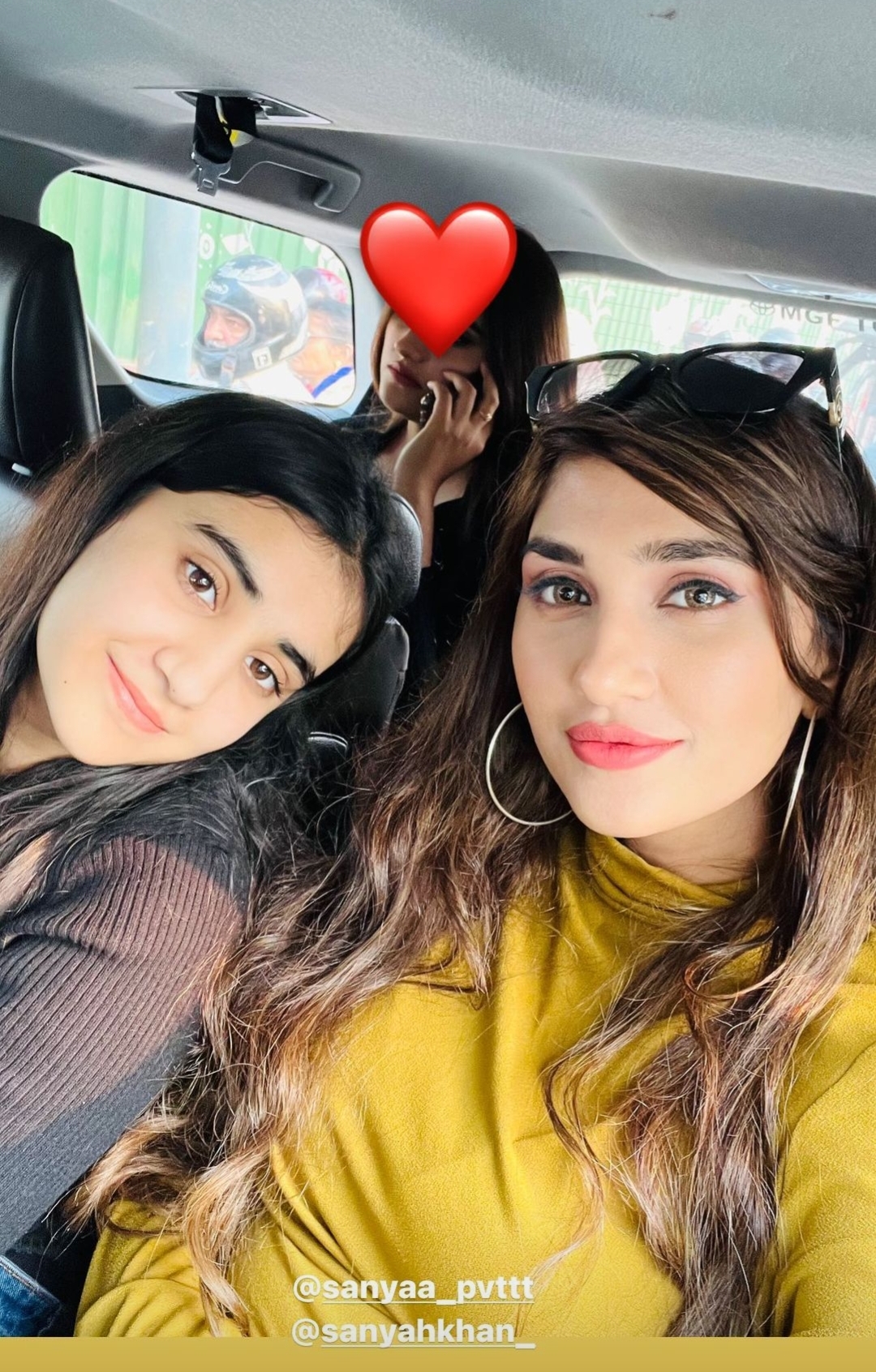 Hassan Ali Wife New Pictures From India | Reviewit.pk