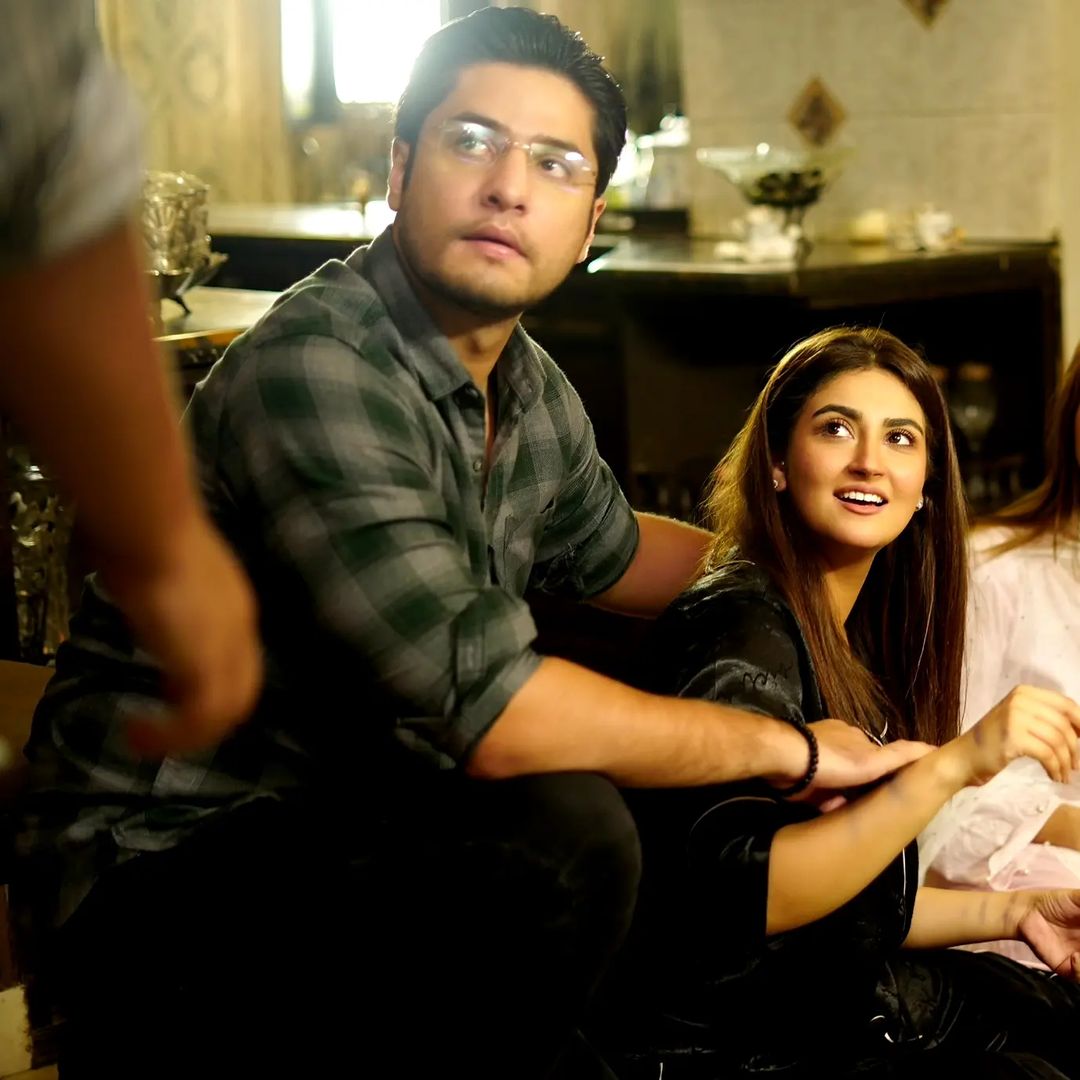 Hiba Bukhari Shares BTS Pictures With Arez From New Drama | Reviewit.pk