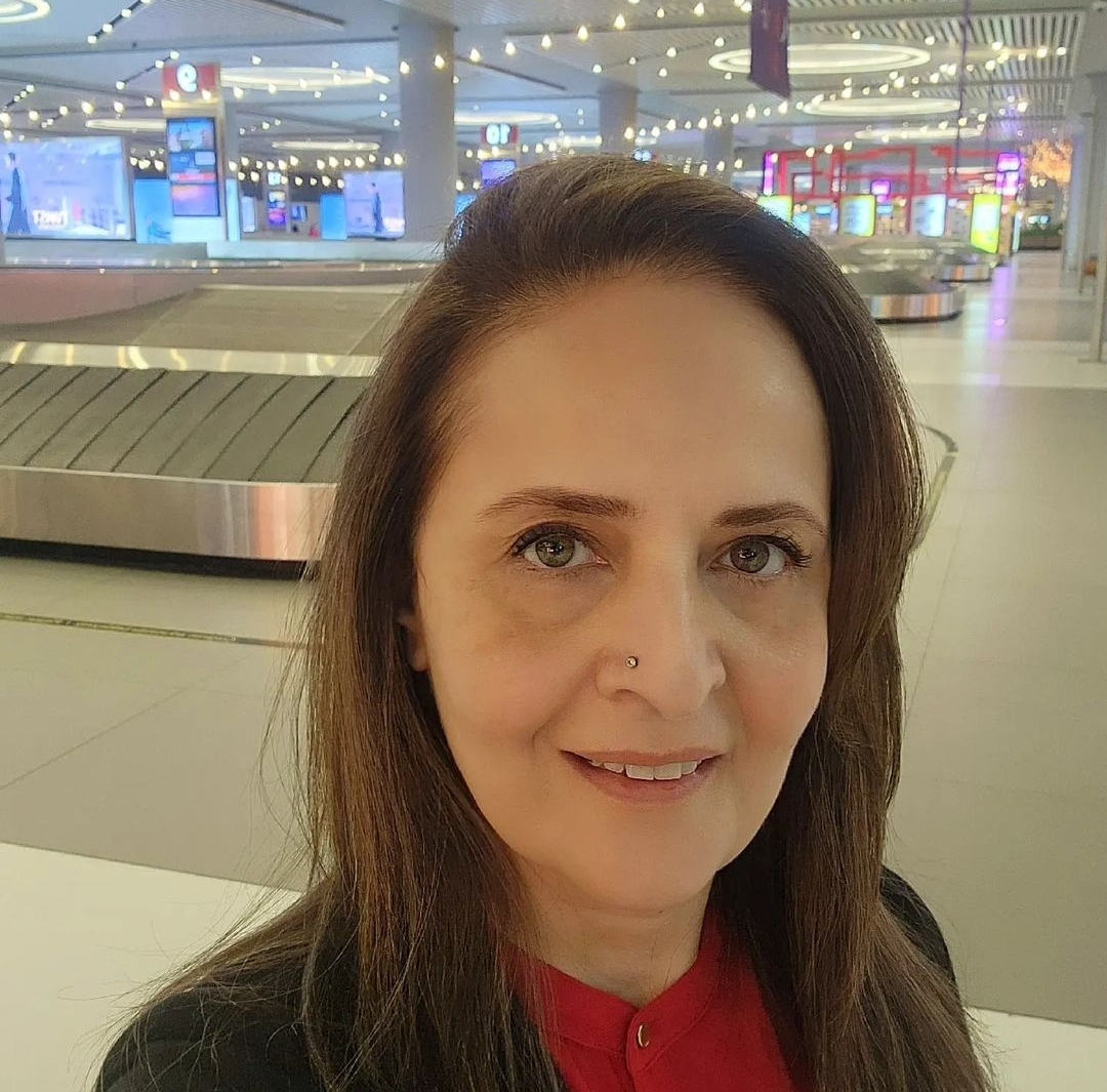 Hina Bayat Reveals Big Channel's Fraud With Her | Reviewit.pk