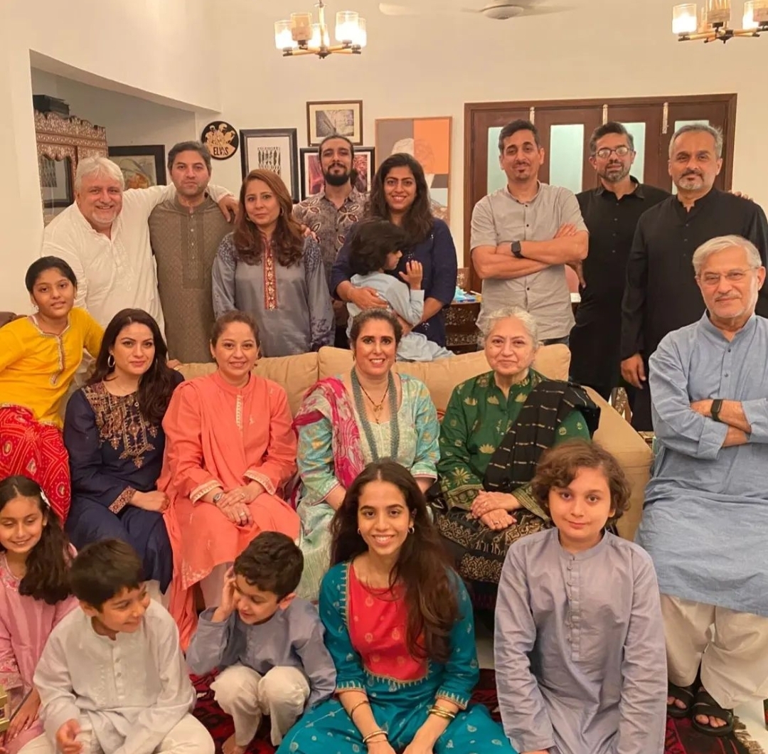 Actor Khaled Anam Beautiful Family Pictures | Reviewit.pk