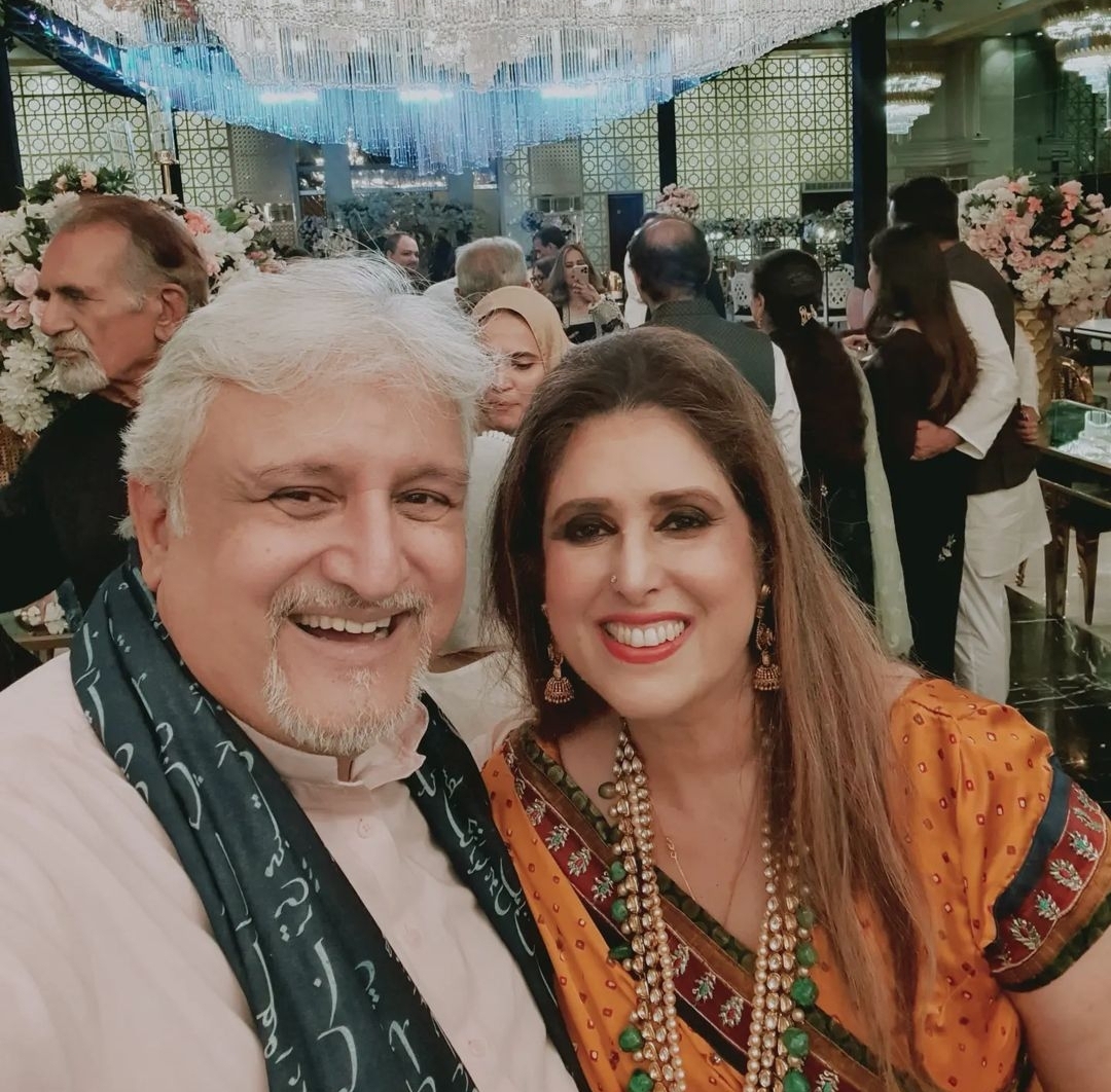 Actor Khaled Anam Beautiful Family Pictures | Reviewit.pk