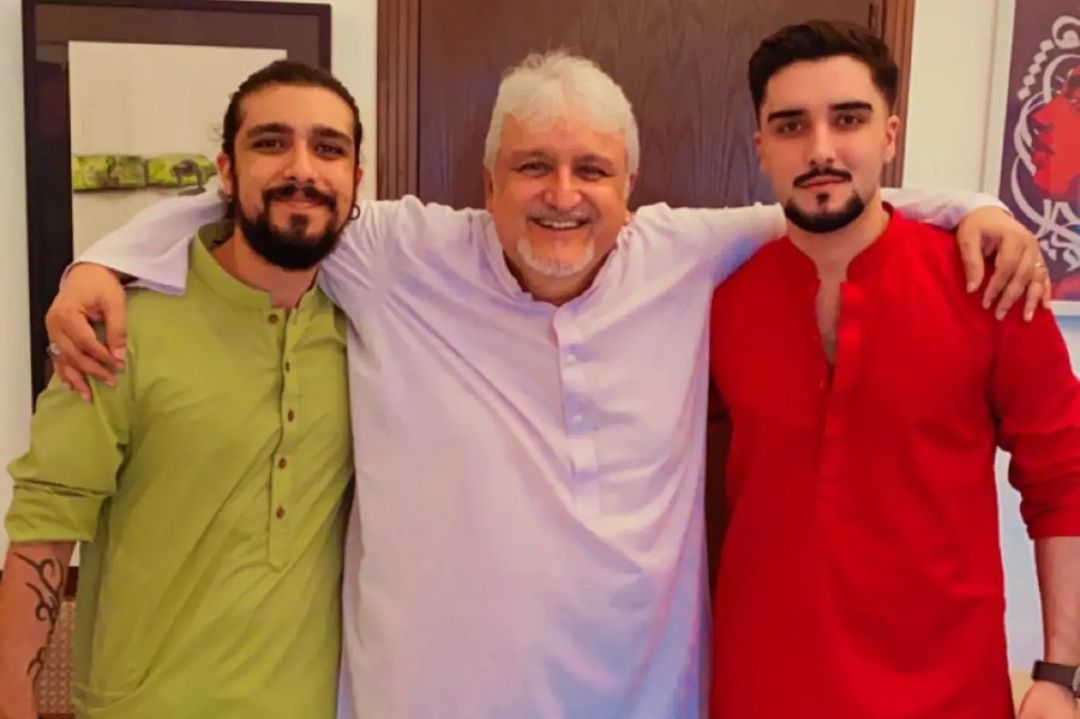 Actor Khaled Anam Beautiful Family Pictures | Reviewit.pk