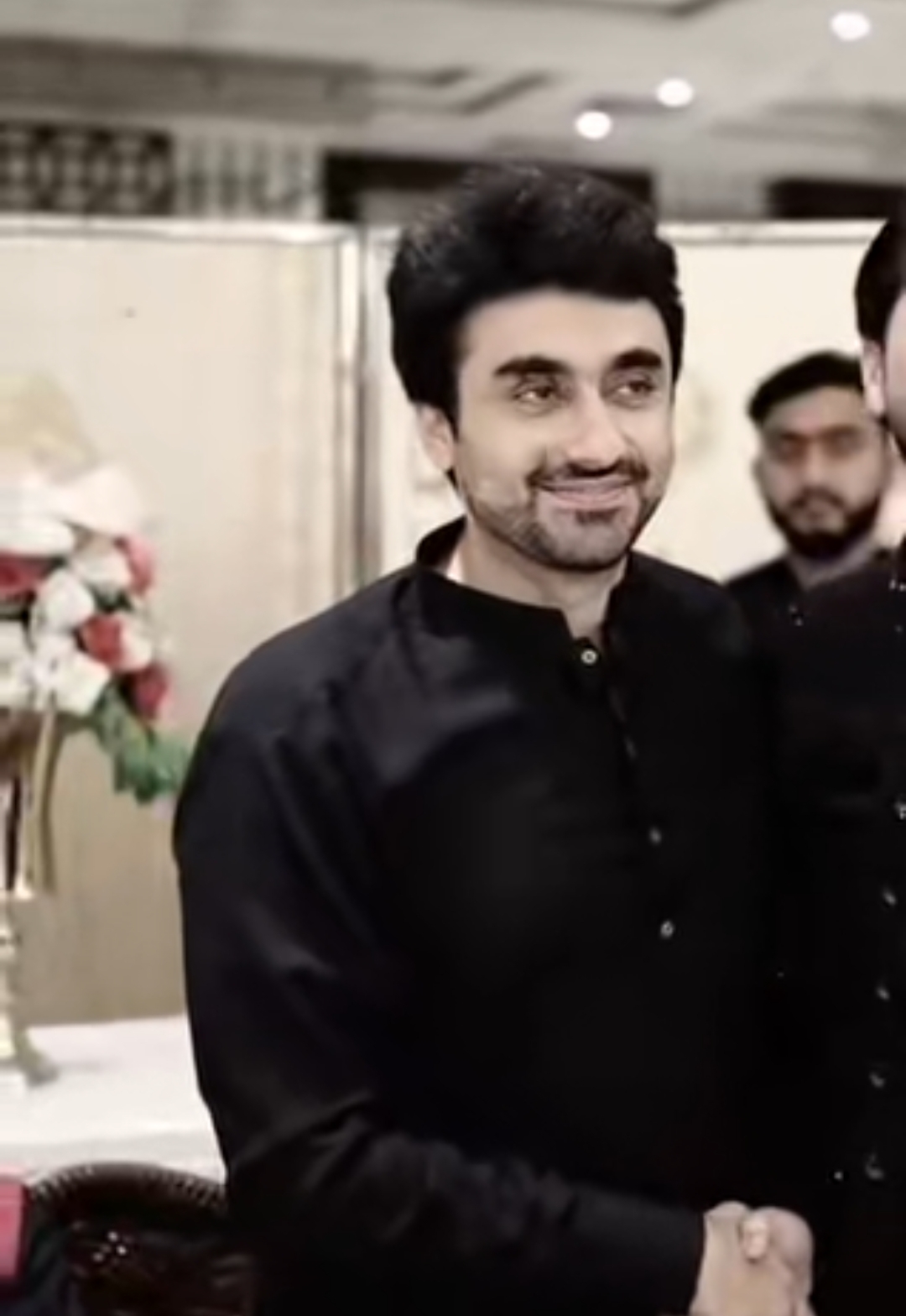 Heartwarming Pictures Of Maulana Tariq Jamil With His Late Son ...