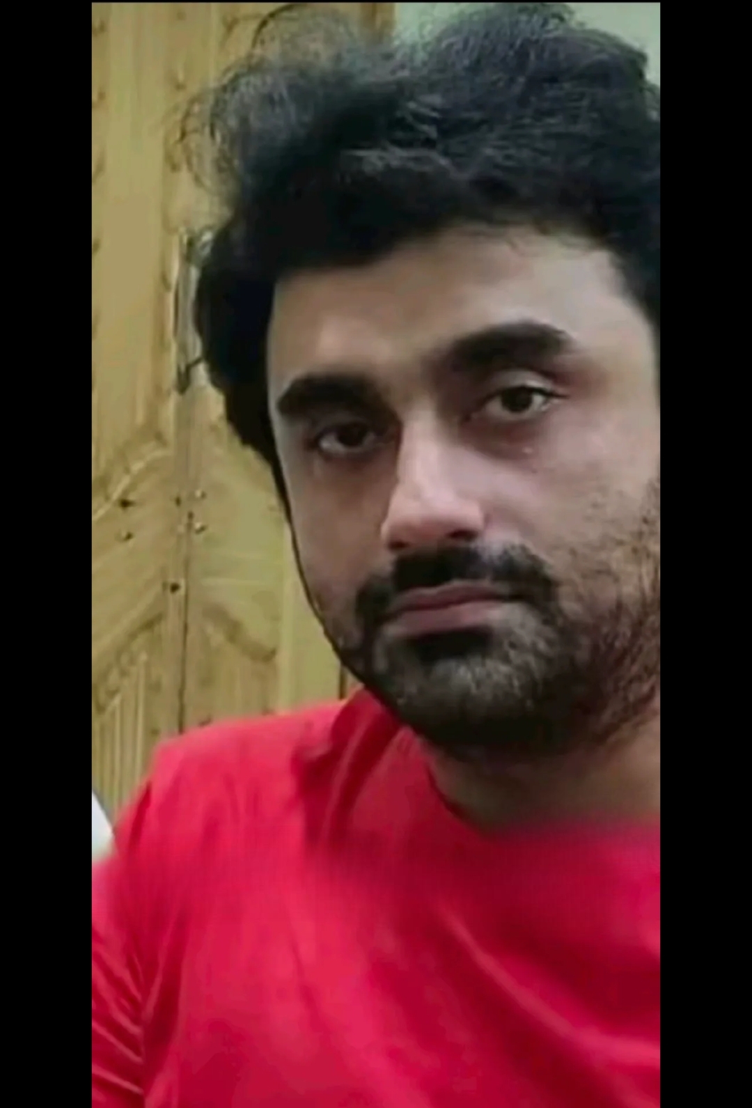 Heartwarming Pictures Of Maulana Tariq Jamil With His Late Son | Reviewit.pk