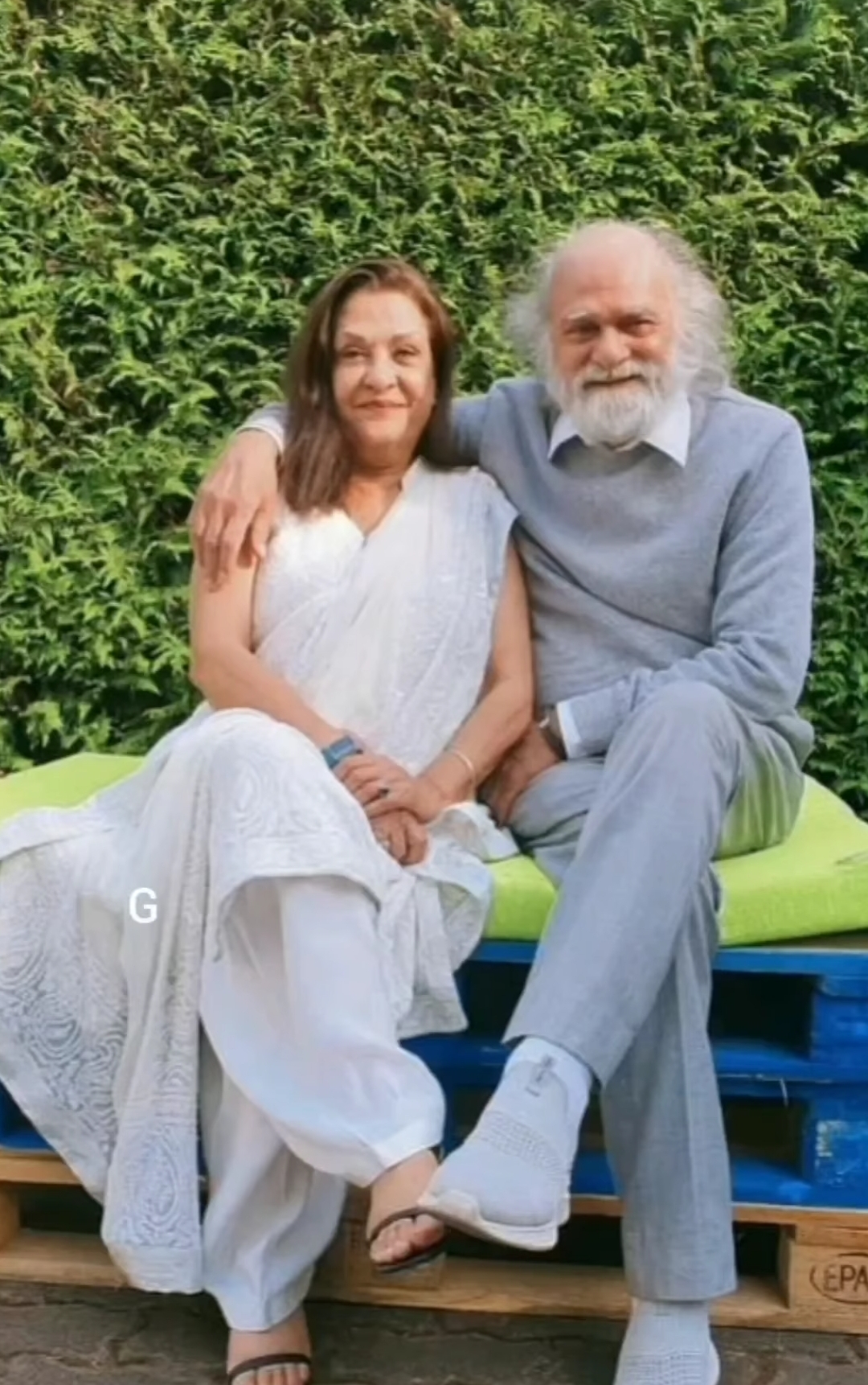 Beautiful Couple Samina Ahmad & Manzar Sehbai New Clicks | Reviewit.pk