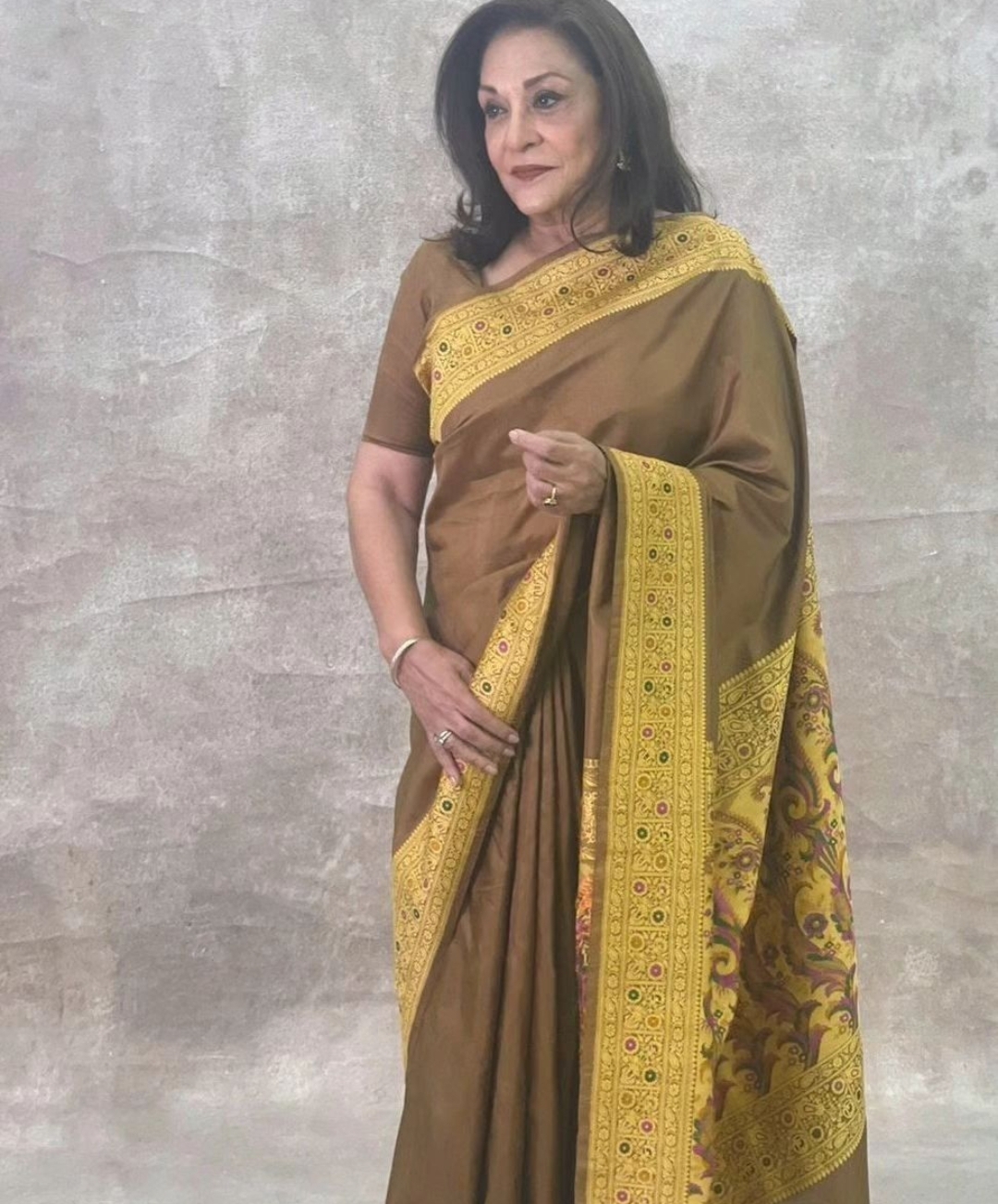 Beautiful Couple Samina Ahmad & Manzar Sehbai New Clicks | Reviewit.pk