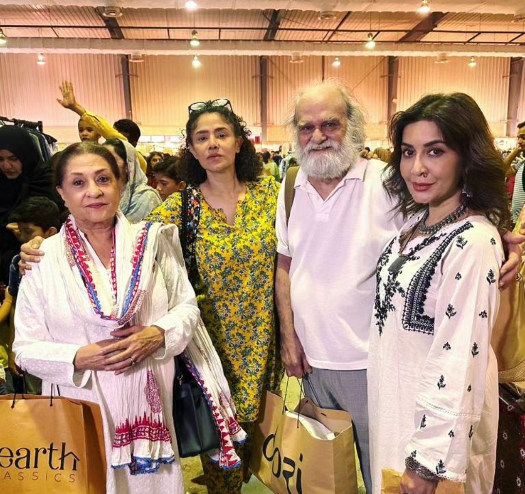 Beautiful Couple Samina Ahmad & Manzar Sehbai New Clicks | Reviewit.pk