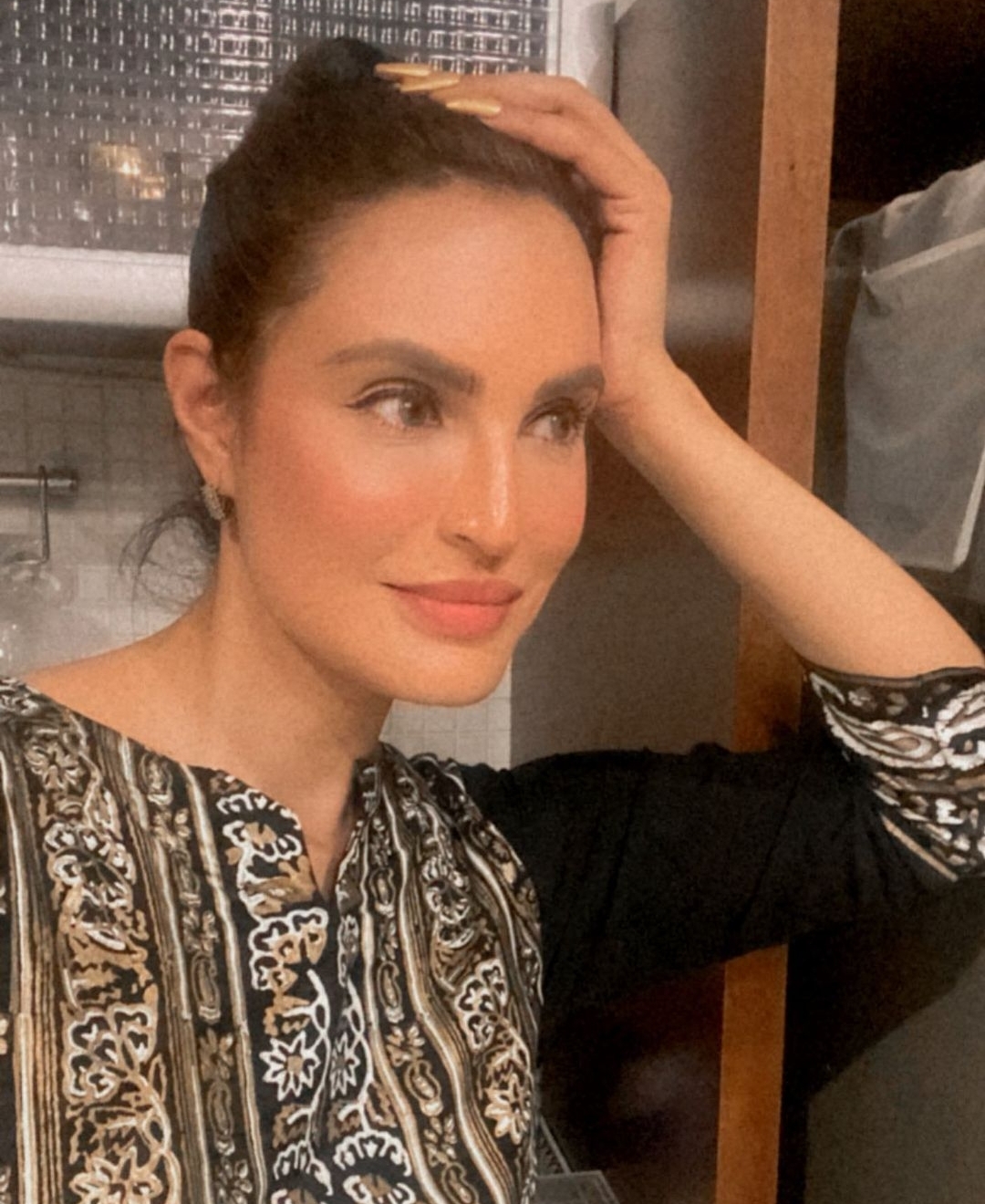 Hilarious Public Reaction on Nadia Hussain's Singing Skills | Reviewit.pk